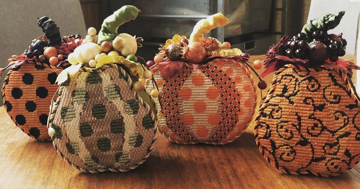 Kelly Clark Pumpkins – Stitch by Stitch