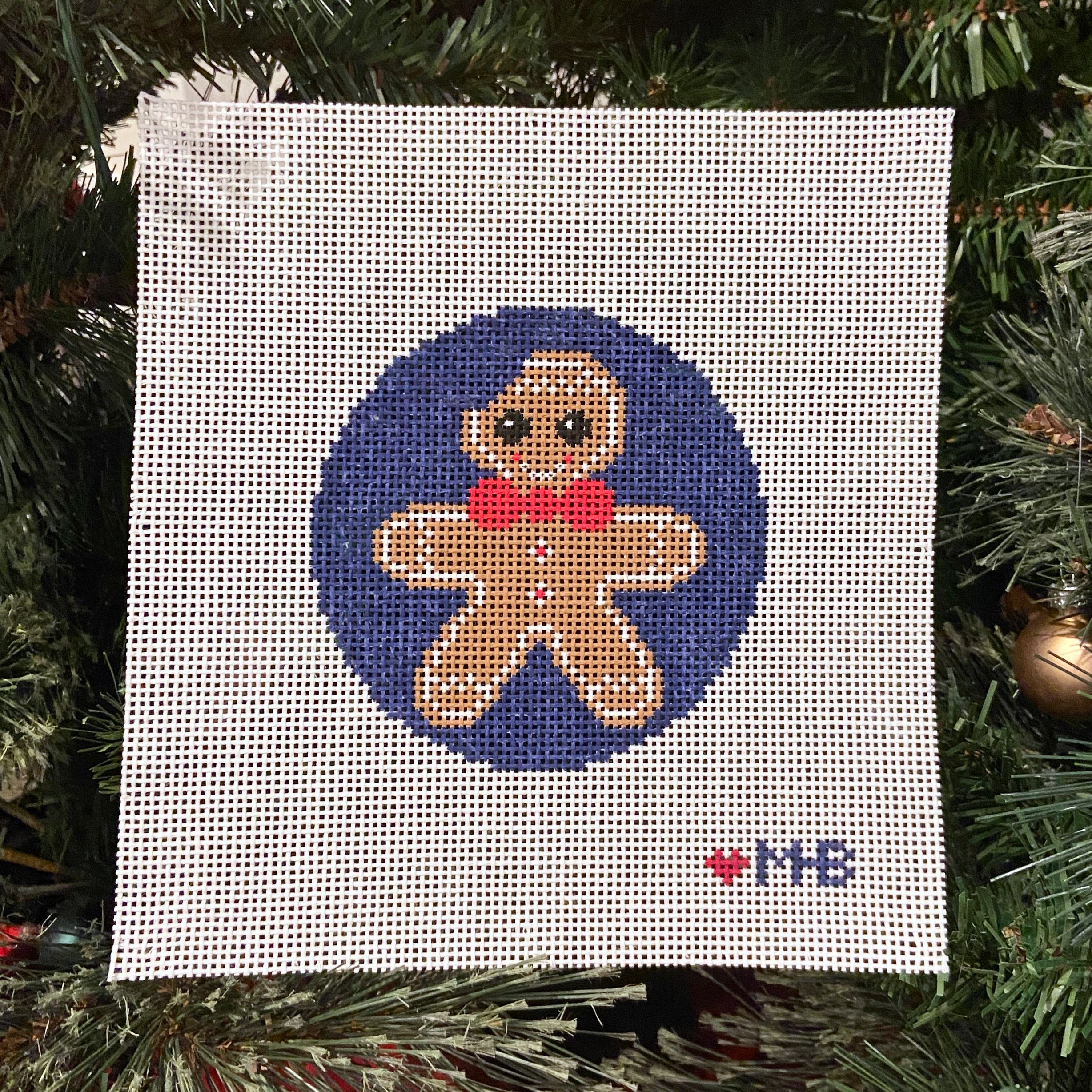 Lovemhbstudio CHR107 Gingerbread Man Round – Stitch by Stitch