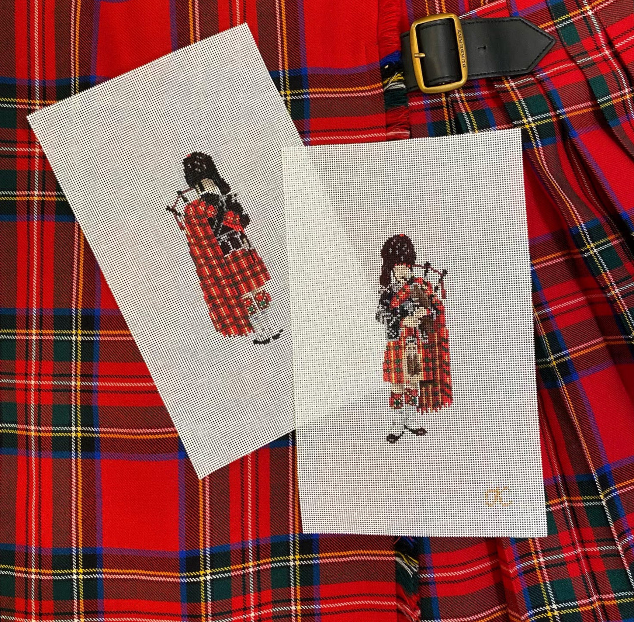 Gingham Stitchery KW107 Bagpiper Front – Stitch by Stitch