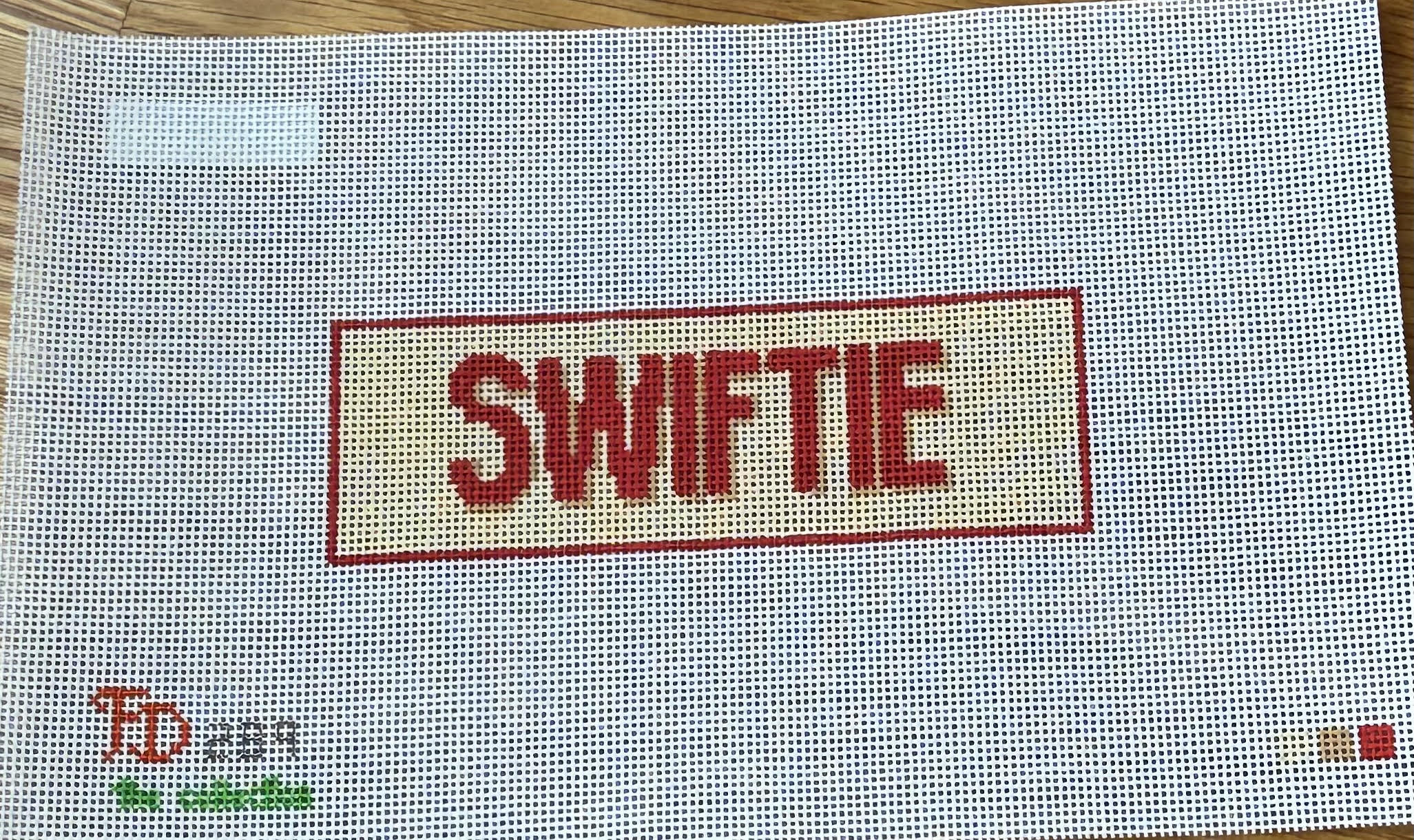 The Collection Froopy Designs FD289 Swiftie – Stitch by Stitch