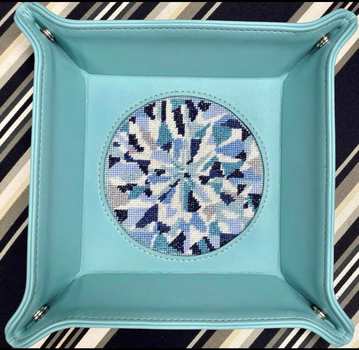 Audrey Wu Diamond AJ528 – Stitch by Stitch