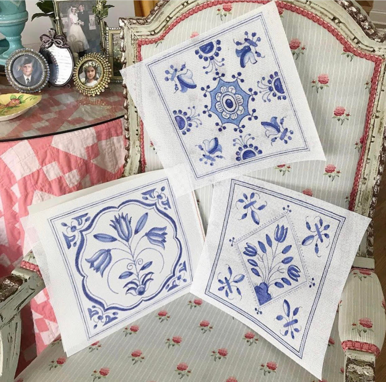 Plum Designs TSG34-B Blue/White Fleur de lys 13 mesh – Stitch by Stitch
