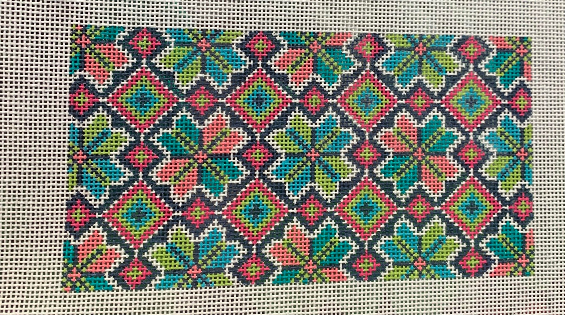 TEW 3.25x6 Insert #4 (18 mesh) – Stitch by Stitch